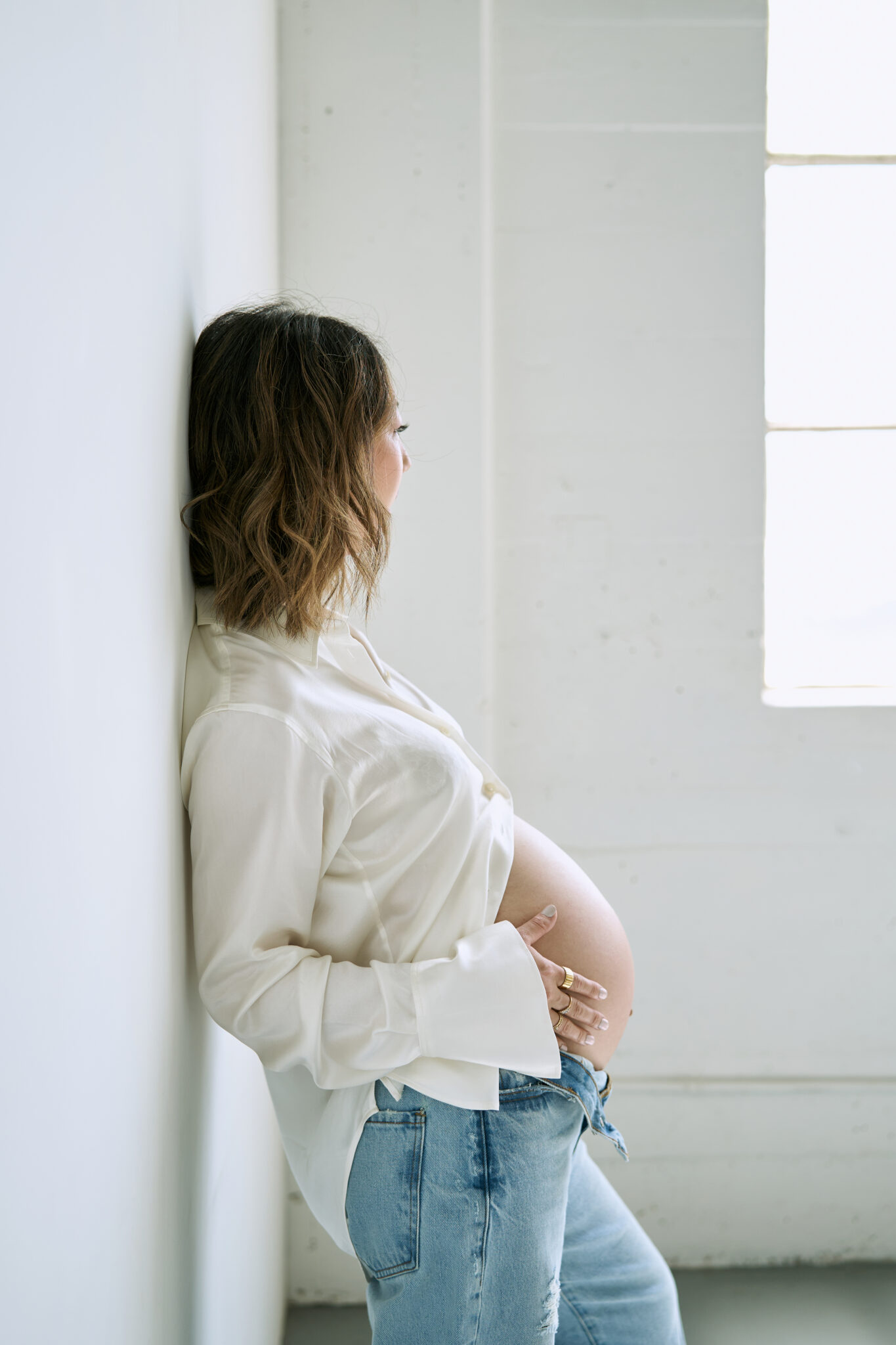 Outfits for a Classic and Timeless Maternity Photoshoot – TREND ENVY