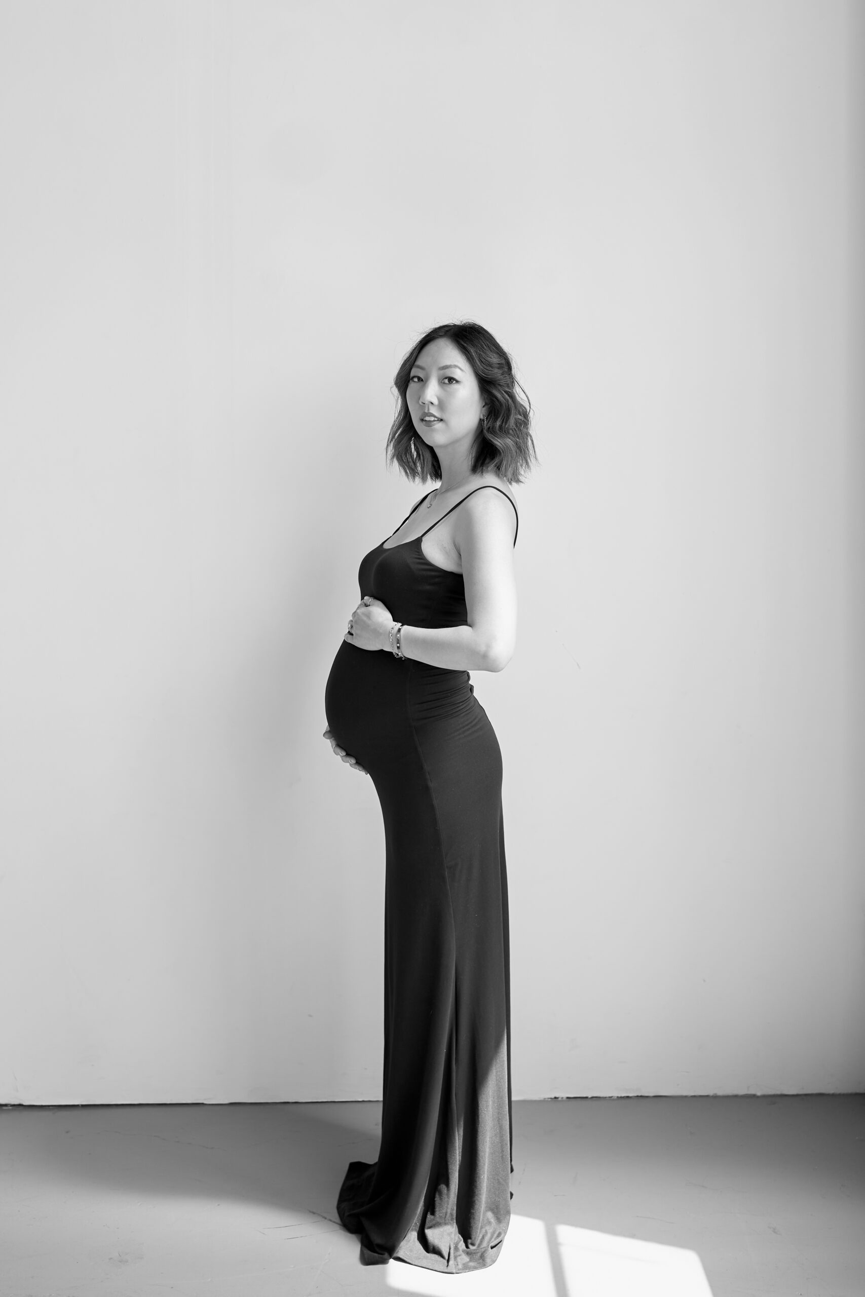 Outfits for a Classic and Timeless Maternity Photoshoot – TREND ENVY