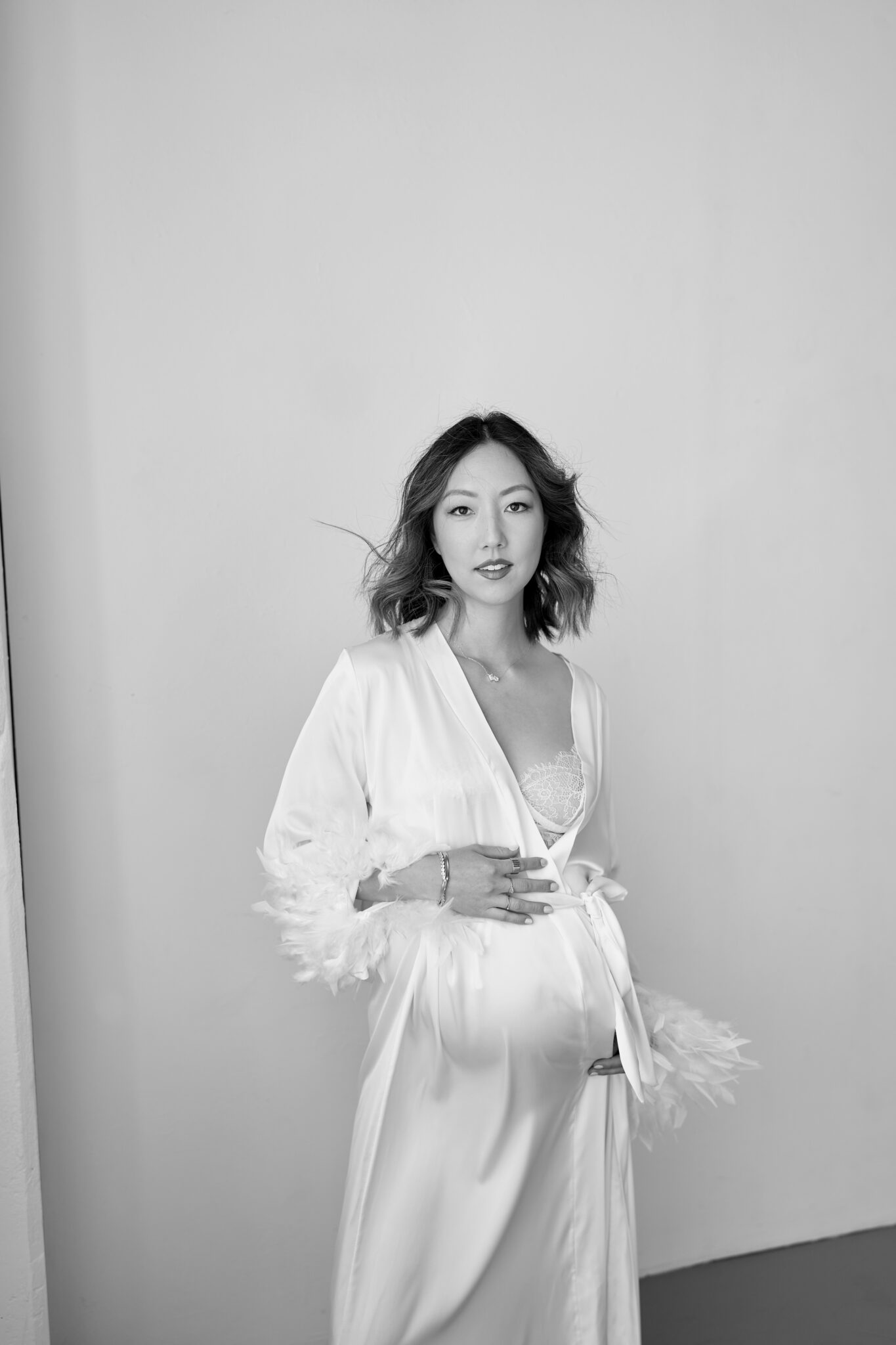 Outfits for a Classic and Timeless Maternity Photoshoot – TREND ENVY