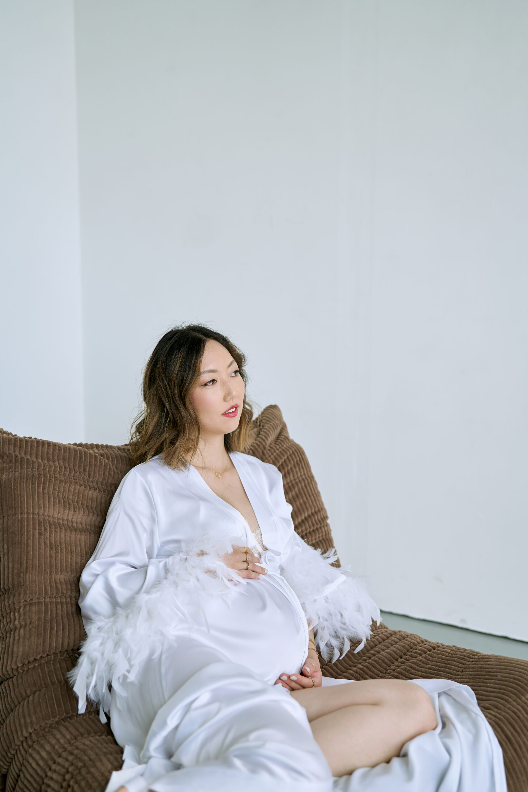 Outfits for a Classic and Timeless Maternity Photoshoot – TREND ENVY